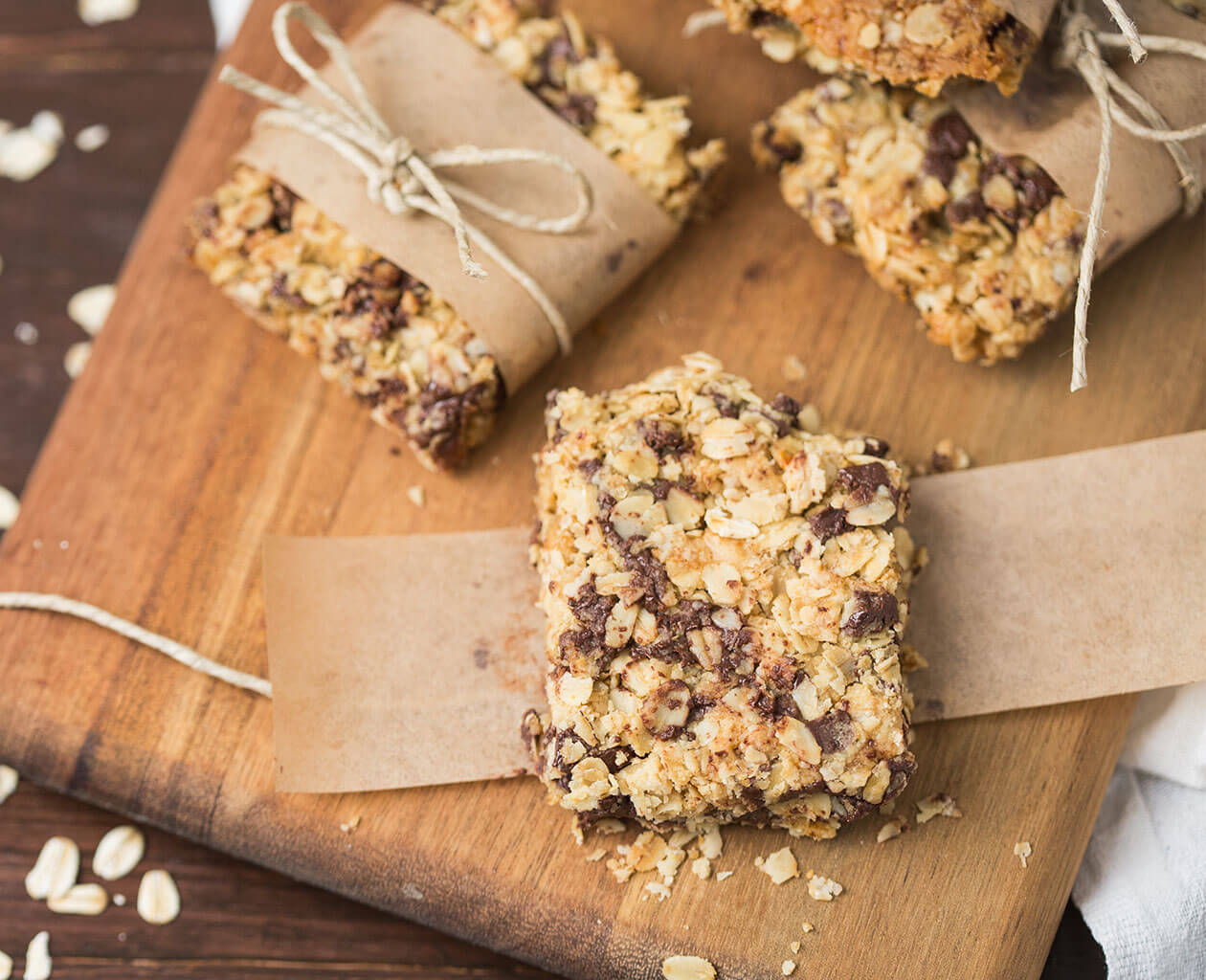 Chunky Monkey Tahini Breakfast Bars | PURE VIA